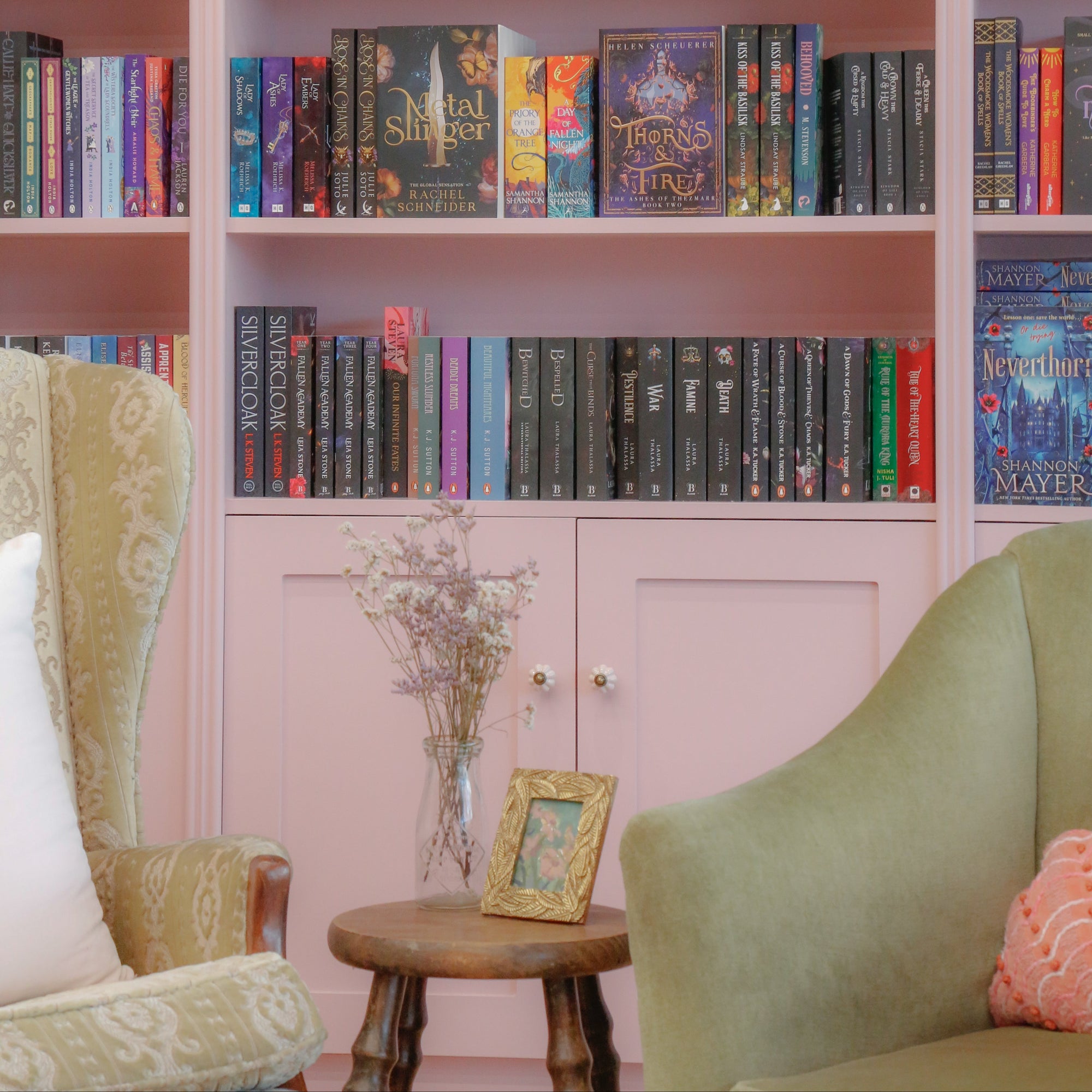 About Us Enamoured Books / 346 Remuera Road Auckland 1050